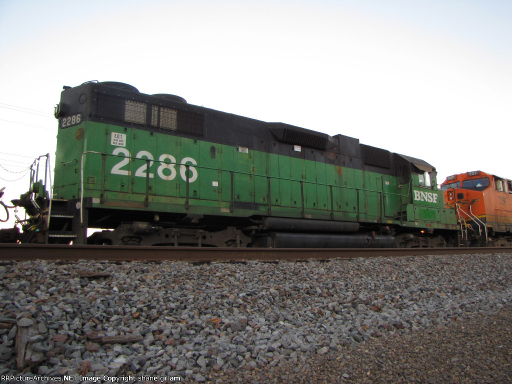 BNSF 2286 is some great power on the k line.